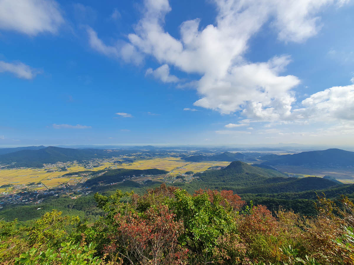 MANISAN NGẮM NHÌN KHUNG CẢNH BIỂN SEOHAE