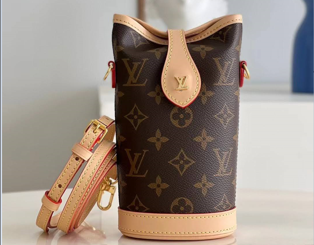 [LUXURY BRAND] L.V Fold Me Pouch Monogram