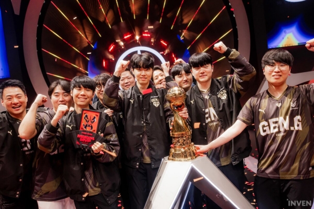 LoL eSports sẽ tái cấu trúc thành 5 khu vực với LCK LEC LPL từ năm 2025